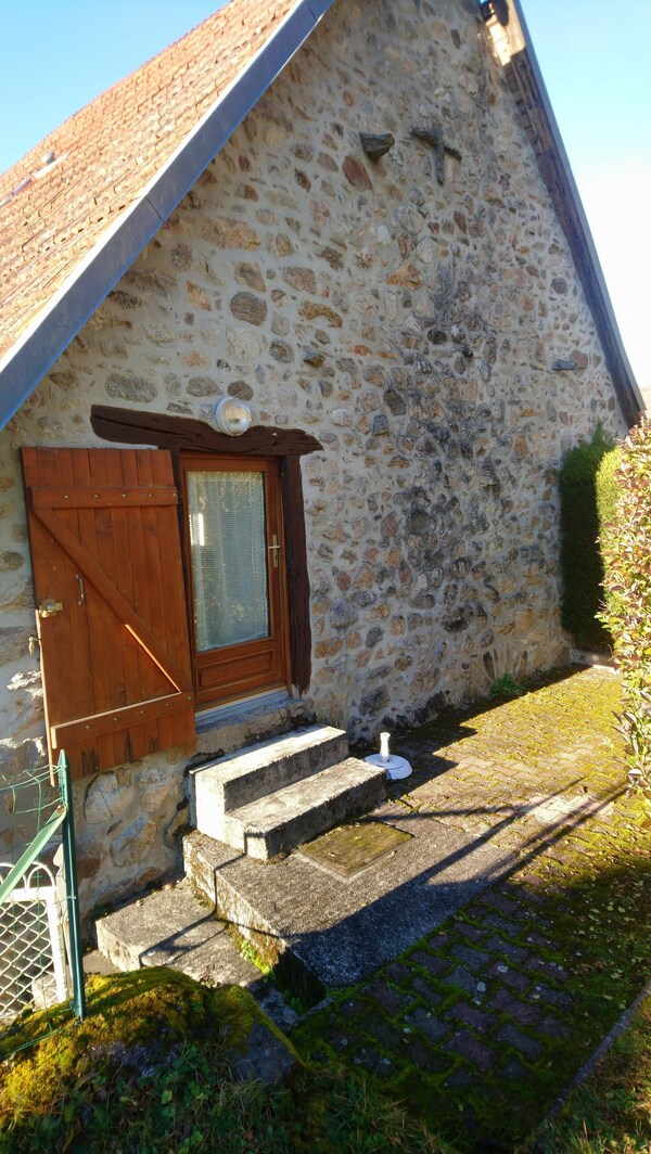 Bienvenue Au Gîte Du  Lavoir à Proximité Des Lacs , Rivières Et Montagnes - Auvergne