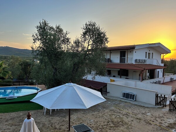 Residence Valle Degli Ulivi Studio Apartment With Terrace, Pool And Wi-fi - Vieste