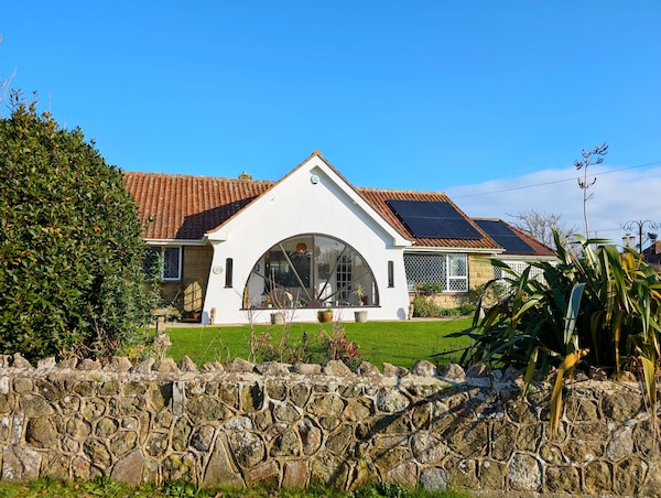 Warner Wood - Selsey  - Sleeps 15 Guests  In 5 Bedrooms - Chichester
