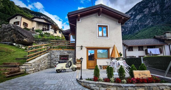 Cozy Vacation Home Surrounded By Nature, Pets Allowed. - Chiavenna