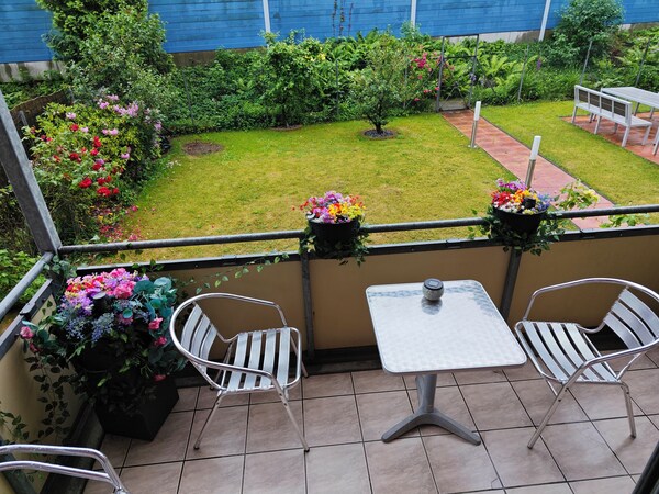 3-room Non-smoking Apartment With Kitchen And Balkony In Seelze With Wifi Access - Seelze
