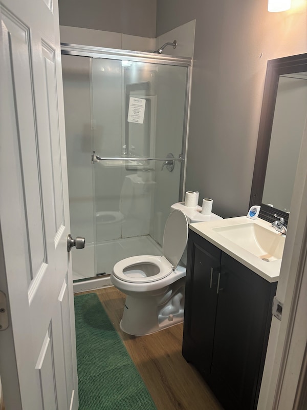 1st Fl 2-bedroom Apartment With Wifi, Ac In Fantastic Philadelphia - Chestnut Hill, PA