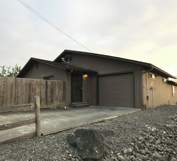 Quiet 2-bed, 2-bath In Eureka With Yard, Garage & Ev Charger - Arcata, CA
