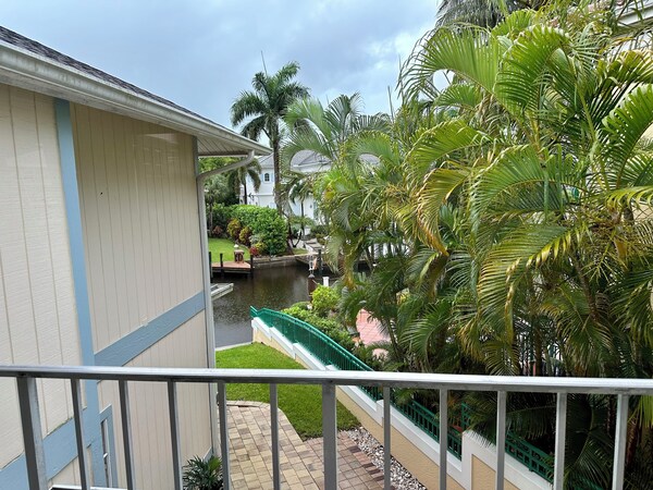 Newly Listed Waterfront Townhouse In Old Naples - Naples, FL