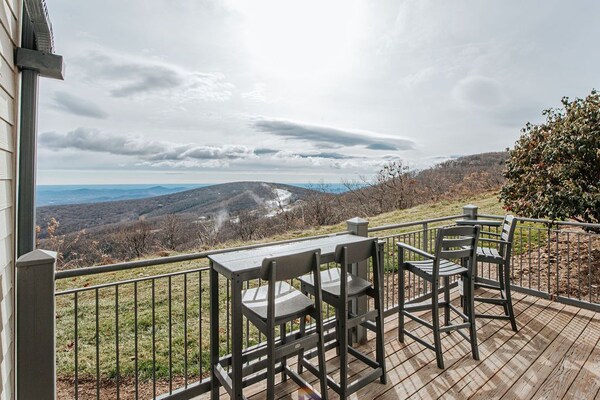 *New* Mountain View Vista: Resort Condo W/ Views - Waynesboro, VA