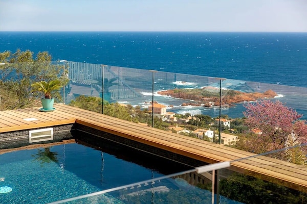 Charming Riviera Villa For 8 Guests, Pool & Sea View - Saint-Raphaël