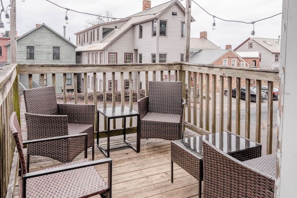Downtown Lakefront Hideaway - Shelburne, VT