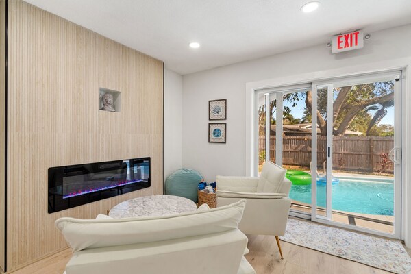 Modern Retreat W/ Heated Pool, Minutes From Beaches - Clearwater, FL