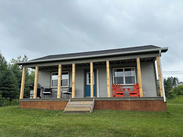Peaceful River View Cottage Close To World Class Sandy Beaches - Prince Edward Island
