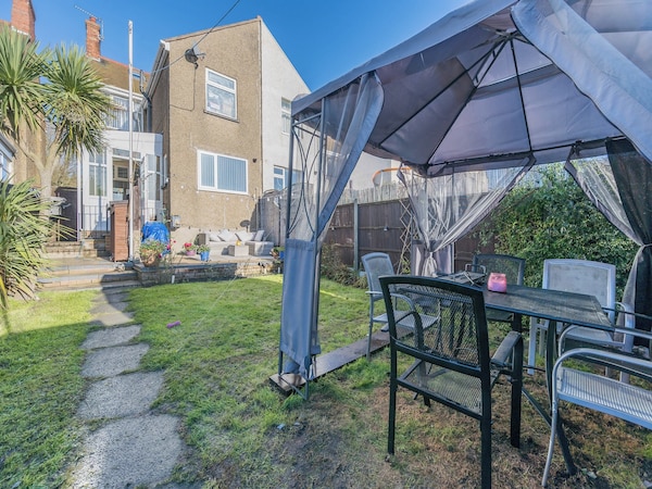 Bright Spacious Property Close To Beach And Amenities, Perfect For A Family Holiday. - Kessingland