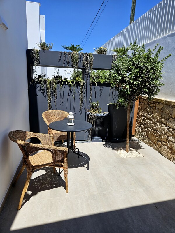 Walking Distance To Several Beaches, Ferragudo Village, Supermarkets And Portimão. - Ferragudo