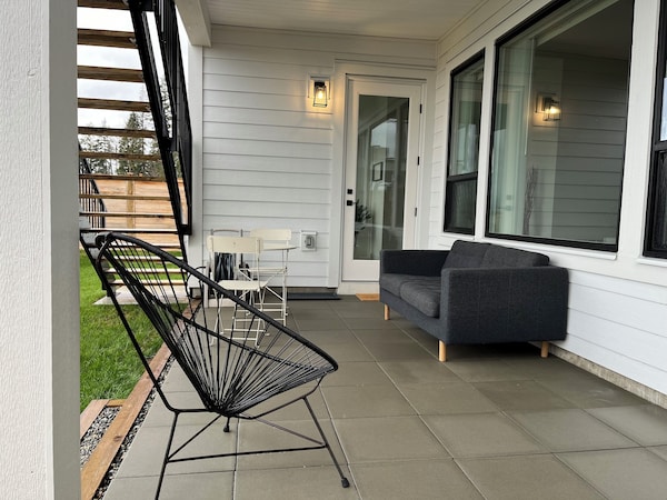 Beautiful, Bright And Brand New Suite-apartment - Cypress Mountain, BC