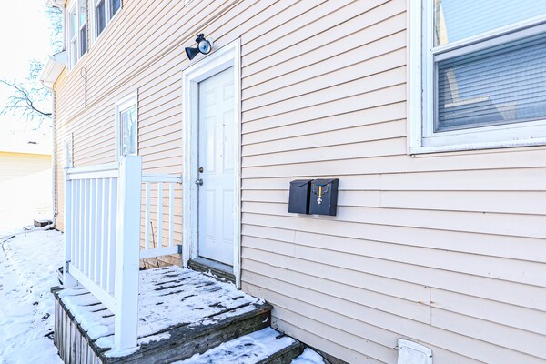 Stylish Downtown Fargo 2 Bedroom, Steps From Sanford - North Dakota