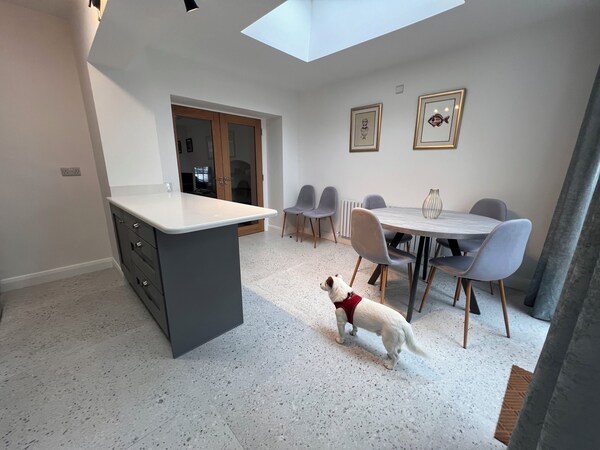 Alfies Little Townhouse - Louth Village