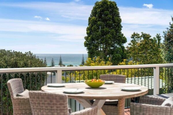 Onemana Retreat - Sea Views - Whangamatā