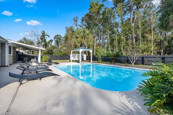 New! Cozy 4bd With Pool In Summerville - Summerville, SC