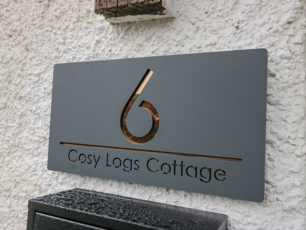 Cosy Logs Cottage, Pet Friendly, With A Garden In Cark In Cartmel - Grange-over-Sands