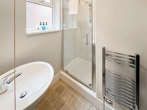 Pier View Apartment 1 - Uk48503 - Skegness