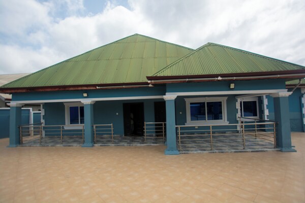 Yaa Asantewaa Inn Is A Charming Building With Wifi And Ac In Superb Ejisu\n - Kumasi