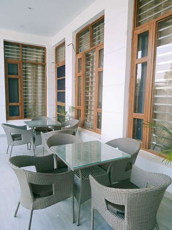 Prime Location Walking Distance From Sukhna Lake ,Rock Garden  Chandigarh - Chandigarh