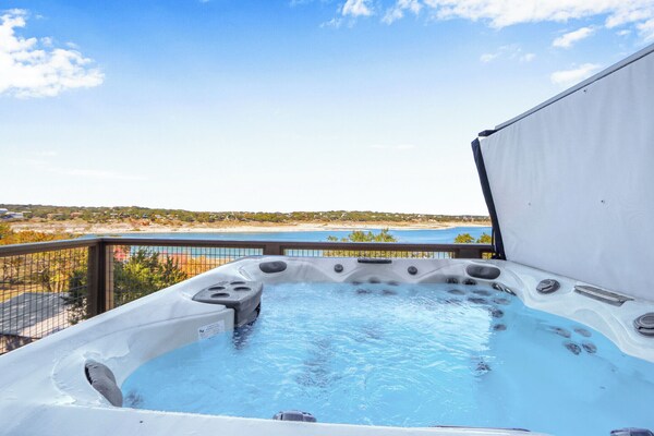 Lakeside Dreamhouse I Lake, Hot Tub, Dogs - Canyon Lake, TX
