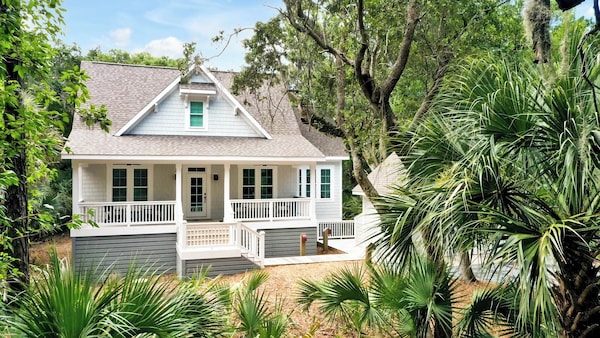 Newly Built 2022 Sunlit 4 Bedroom 3 1/2 Bath Home With Top Amenities Bhi Club - Bald Head Island, NC