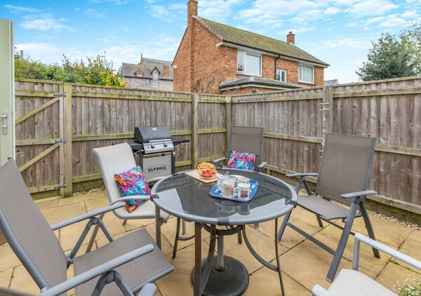 Croxteth - Three Bedroom House, Sleeps 6 - Watchet