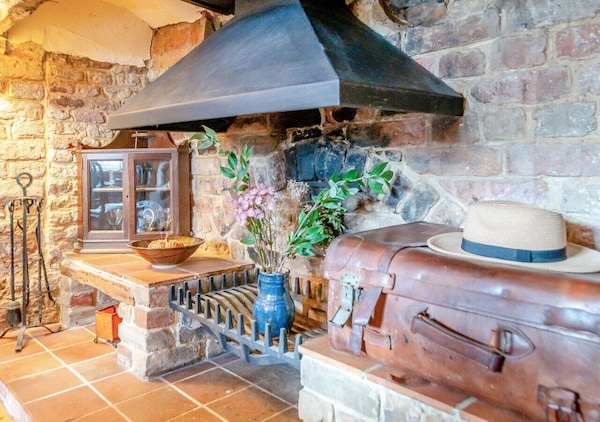 Malt Shovel House - Three Bedroom House, Sleeps 6 - Deal