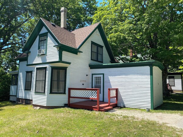 2 Bedroom Cottage At The 500 Acre Poland Spring Resort With Lots Of Onsite Activities! - Maine
