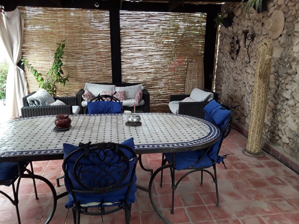 Spacious, Elegant And Comfortable Villa For 8 People With Swimming Pool Air-conditioned Rooms - Essaouira