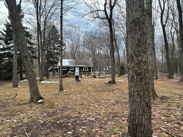 Cozy Pine Cabin In The Heart Of The Poconos. - Tannersville, PA