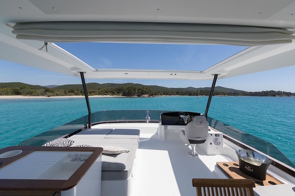 Brand New Vrbo Exclusive Offer! 50 Foot Motor Yacht In Key West! - Key West, FL