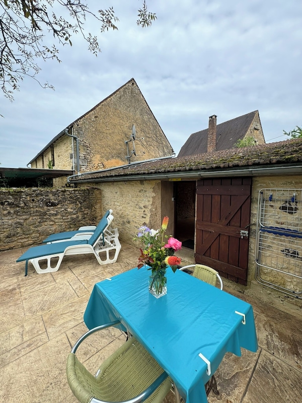 Charming 3-bedroom Cottage In Saint-cyprien With Summer Kitchen - Castels