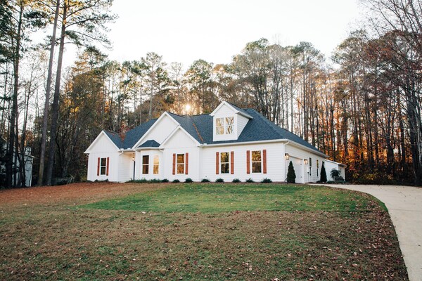 Peaceful Modern Rootsong Retreat 4 Min To Trilith; 25 Min To Atl - Fairburn, GA