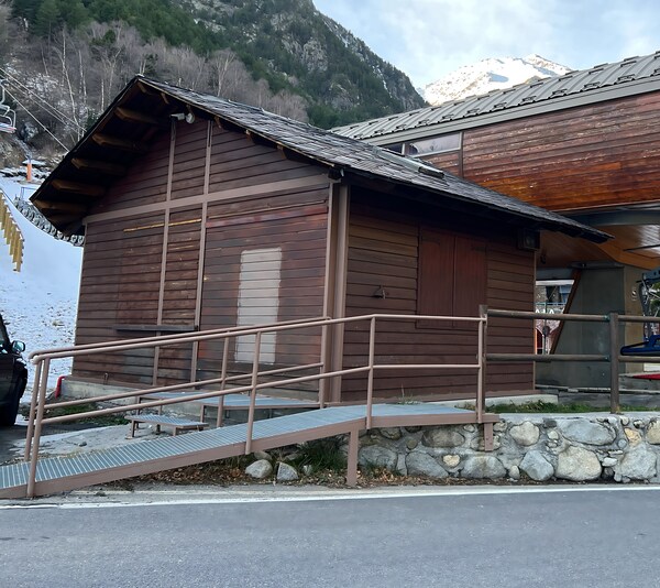 Vue Sur La Montagne, Terrasse Et Parking Gratuit - Andorre