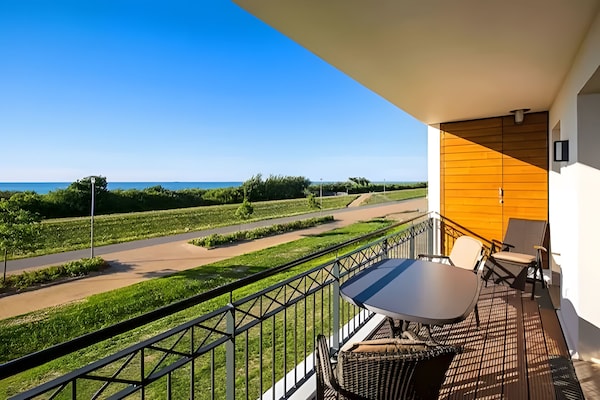 Ferienwohnung 'Waterkant 180 Grad' Mit Meerblick, Privater Terrasse Und Wi-fi - Nienhagen