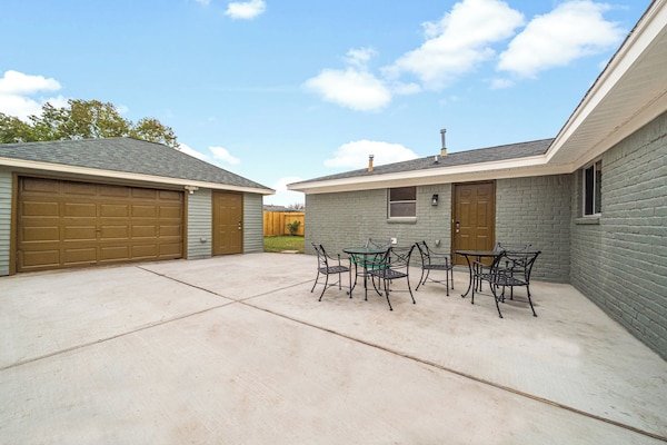 Charming 3-bedroom House Near Hobby Airport - Edgebrook - Houston
