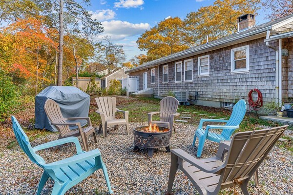 Cappawack Cottage | Charming 3 Bdr W/fire Pit - Capo Cod, MA