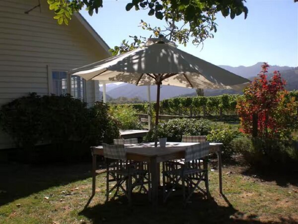 Riverbank Cottage - New Zealand