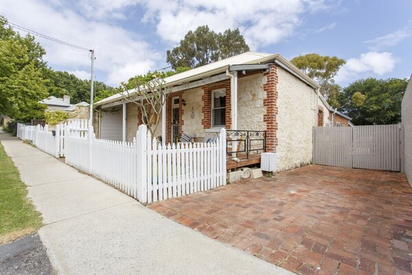 Charming Charles -Pet Friendly Near Cafes And Beaches - Fremantle