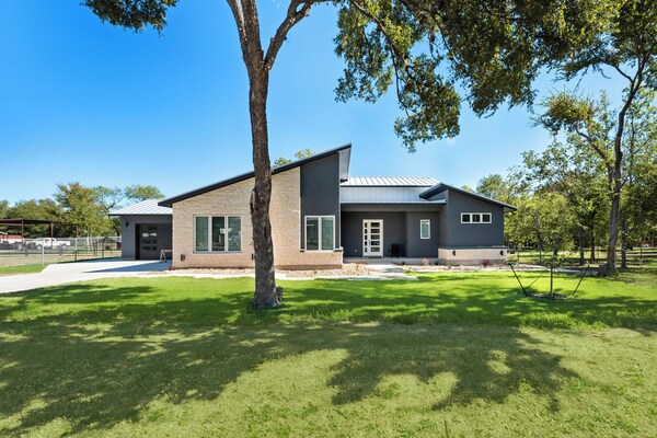 Alamo Ranch Casita!! Stylish Family Friendly Home!! - San Antonio, TX