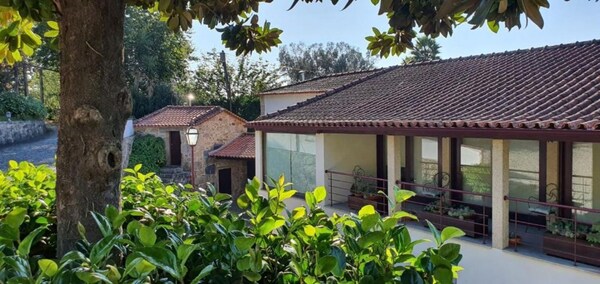 Chambre 'Quarto 3 - Quinta Da Ataíde' Avec Vue Sur Les Montagnes, Piscine Partagée Et Wi-fi - Amares