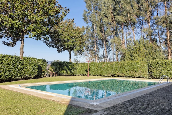 Maison De Campagne "Quinta Da Ataíde" Avec Vue Sur Les Montagnes, Wi-fi Et Climatisation - Terras de Bouro