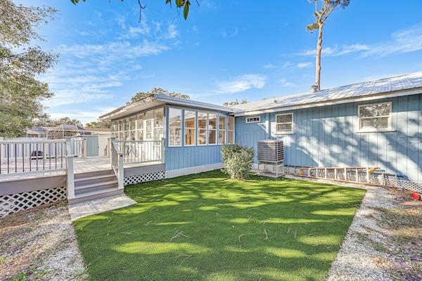 6 Mi To Sponge Docks: Lake Tarpon Getaway W/ Dock! - Palm Harbor