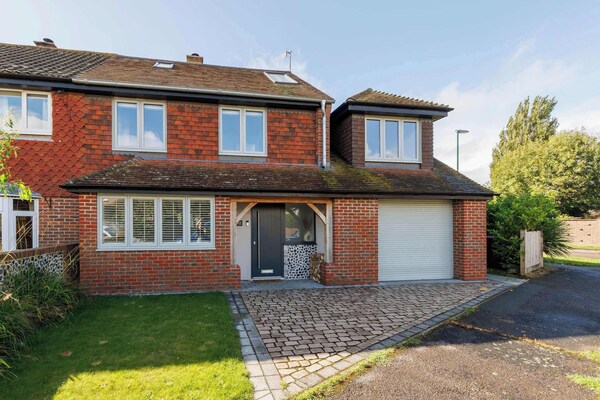 Chic 4-bed Coastal Retreat In Heart Of Bosham - Chichester
