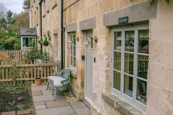 Beautifully Presented Dog Friendly Holiday Cottage - River Cottage - Winchcombe