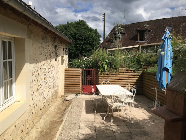 Modern Comfort In A 17th Century Farmhouse On Our Arabian Horse Farm - Nogent-le-Rotrou