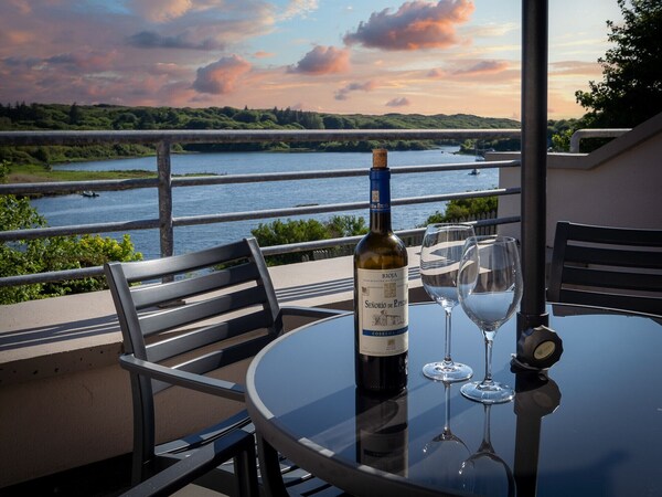 4 Harbour Heights - Sea Views That Wow - Clifden