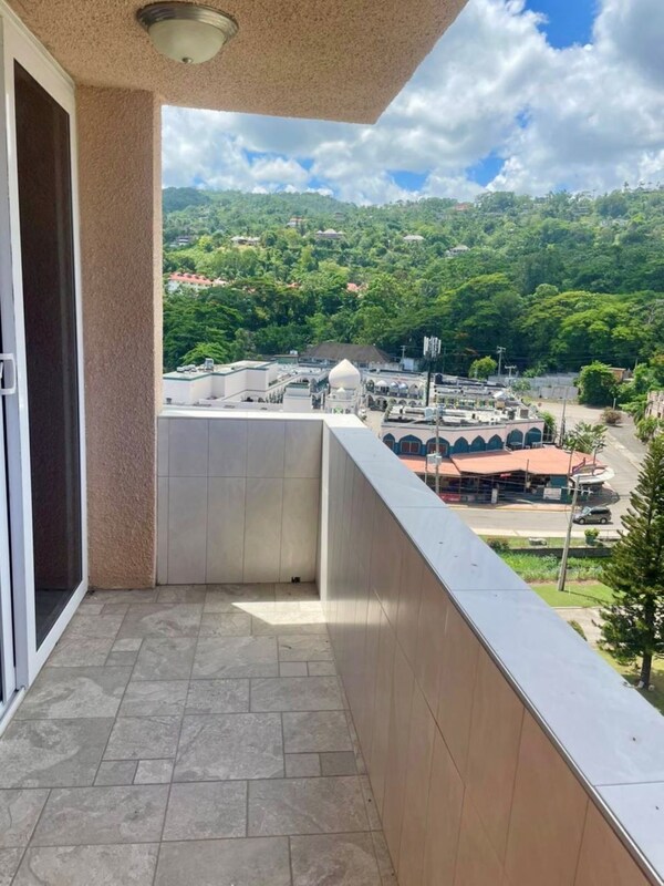 Sky View Retreat - King Bed - Ocho Ríos