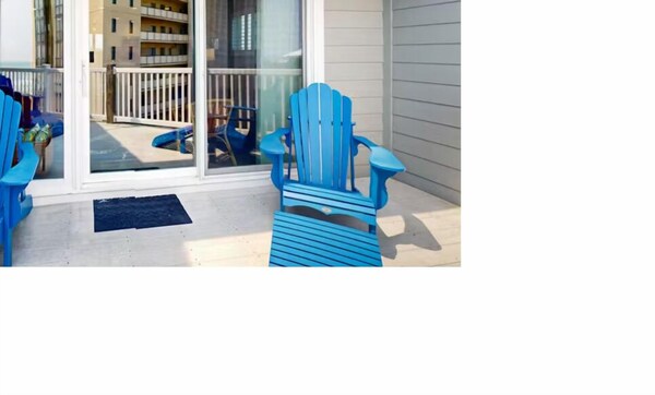 Spectacular Partial Ocean View 2br 2ba Large Top Floor Condo-beachfront Complex! - Atlantic Beach, NC